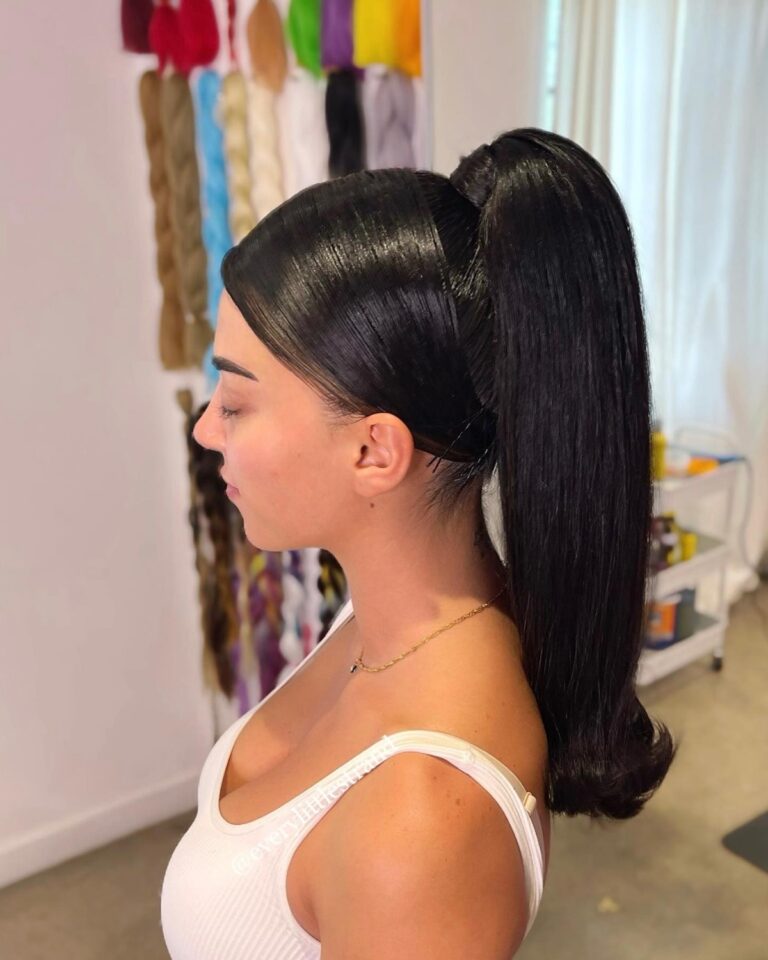 How to Get the Perfect Slick Ponytail – Without Any Frizz – The Mom Beauty