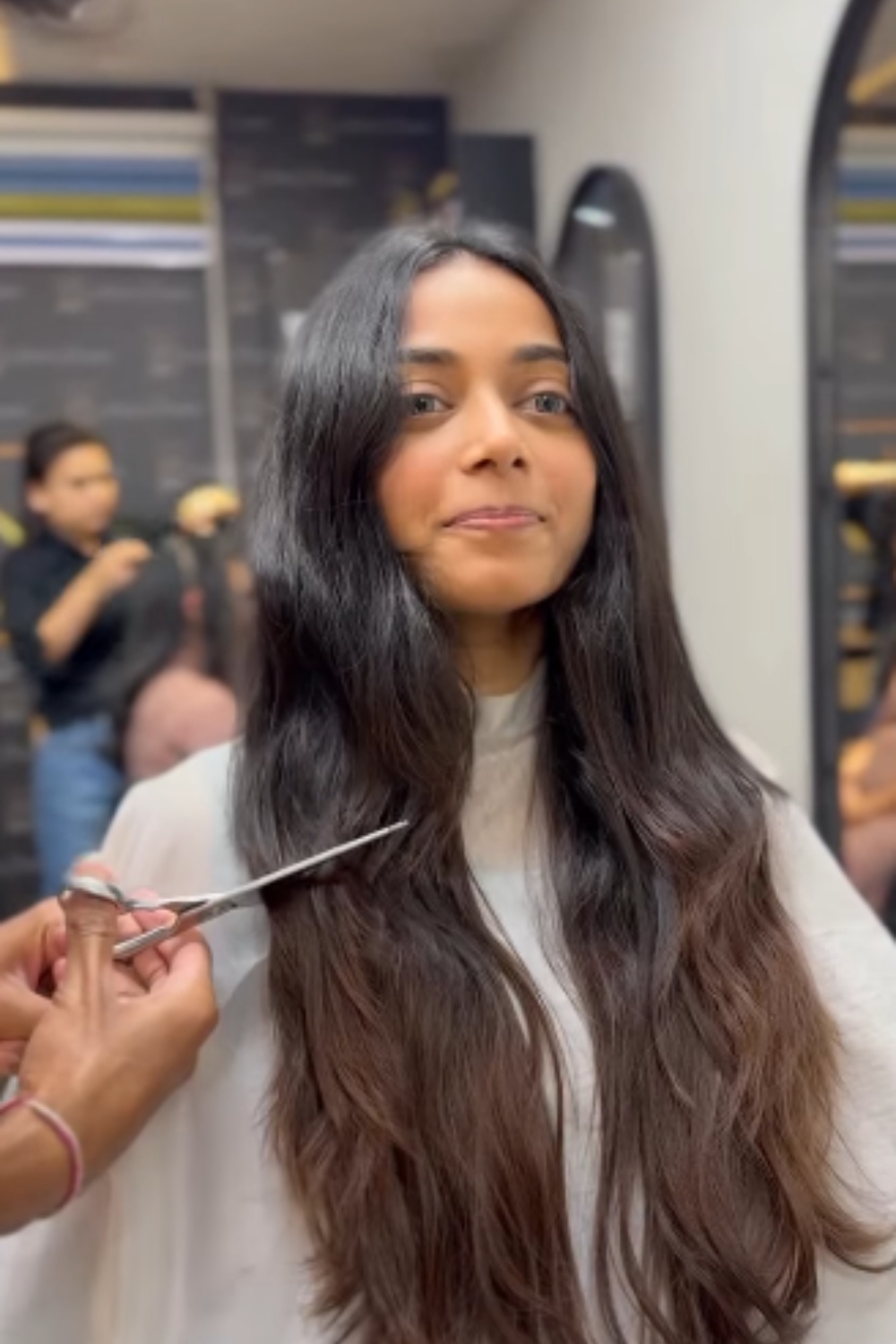 How to Cut Your Own Hair at Home – 3 Foolproof Methods – The Mom Beauty