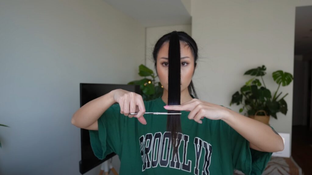How to Cut Your Own Hair at Home – 3 Foolproof Methods – The Mom Beauty