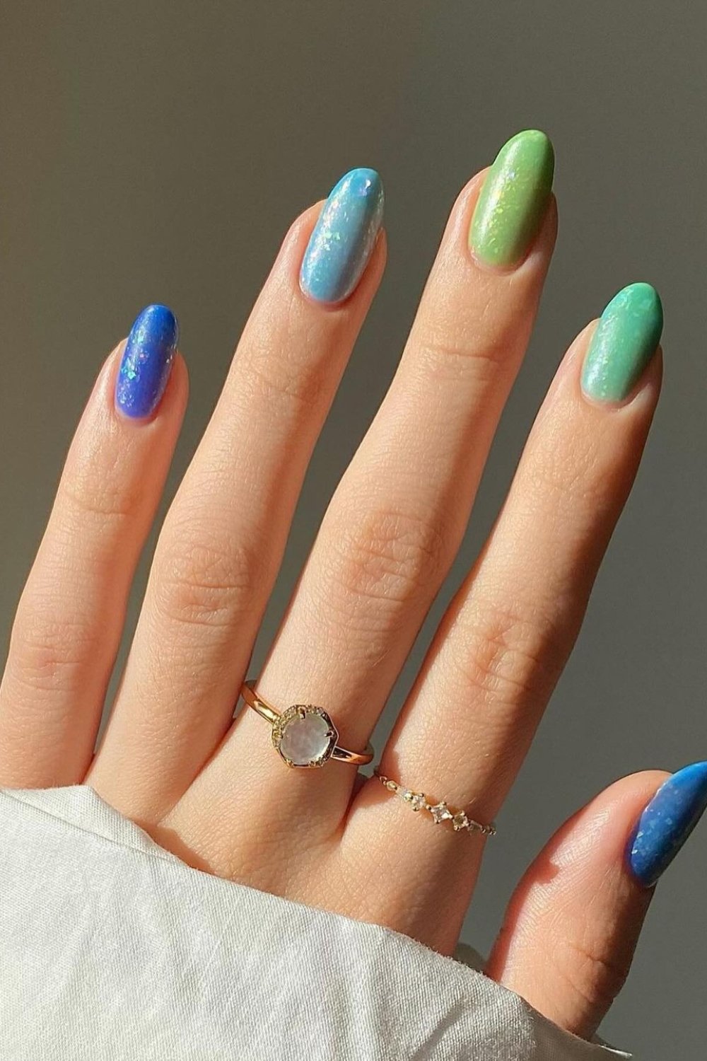 What’s the Most Popular Nail Design Right Now? We Found It – The Mom Beauty
