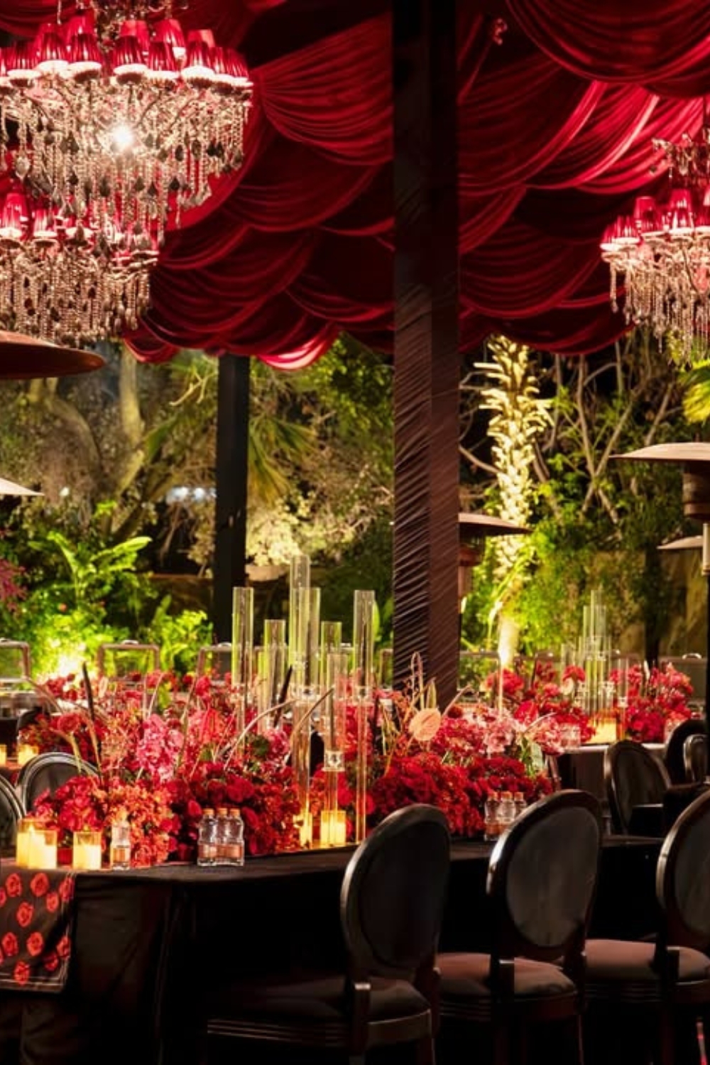 Black and Red Weddings Are Striking and Romantic and These Ideas Show ...