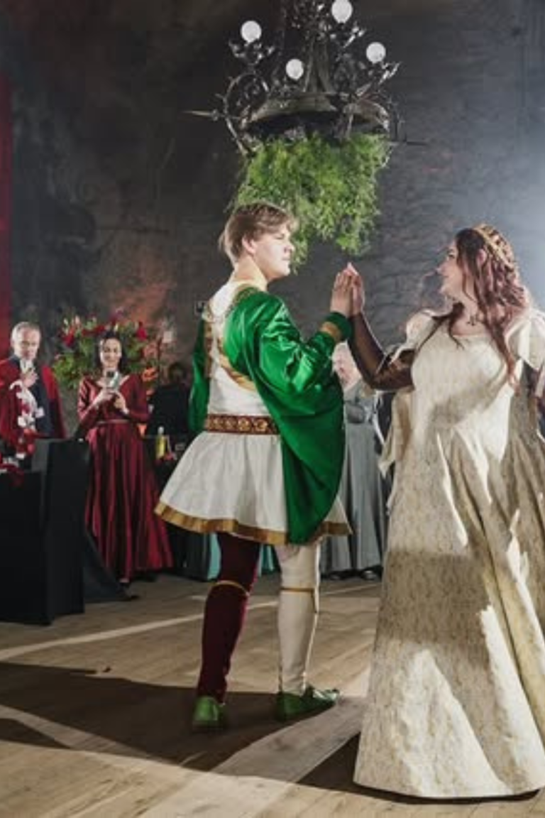 My Mom And I Would Absolutely Say Yes To These Medieval Wedding Ideas ...